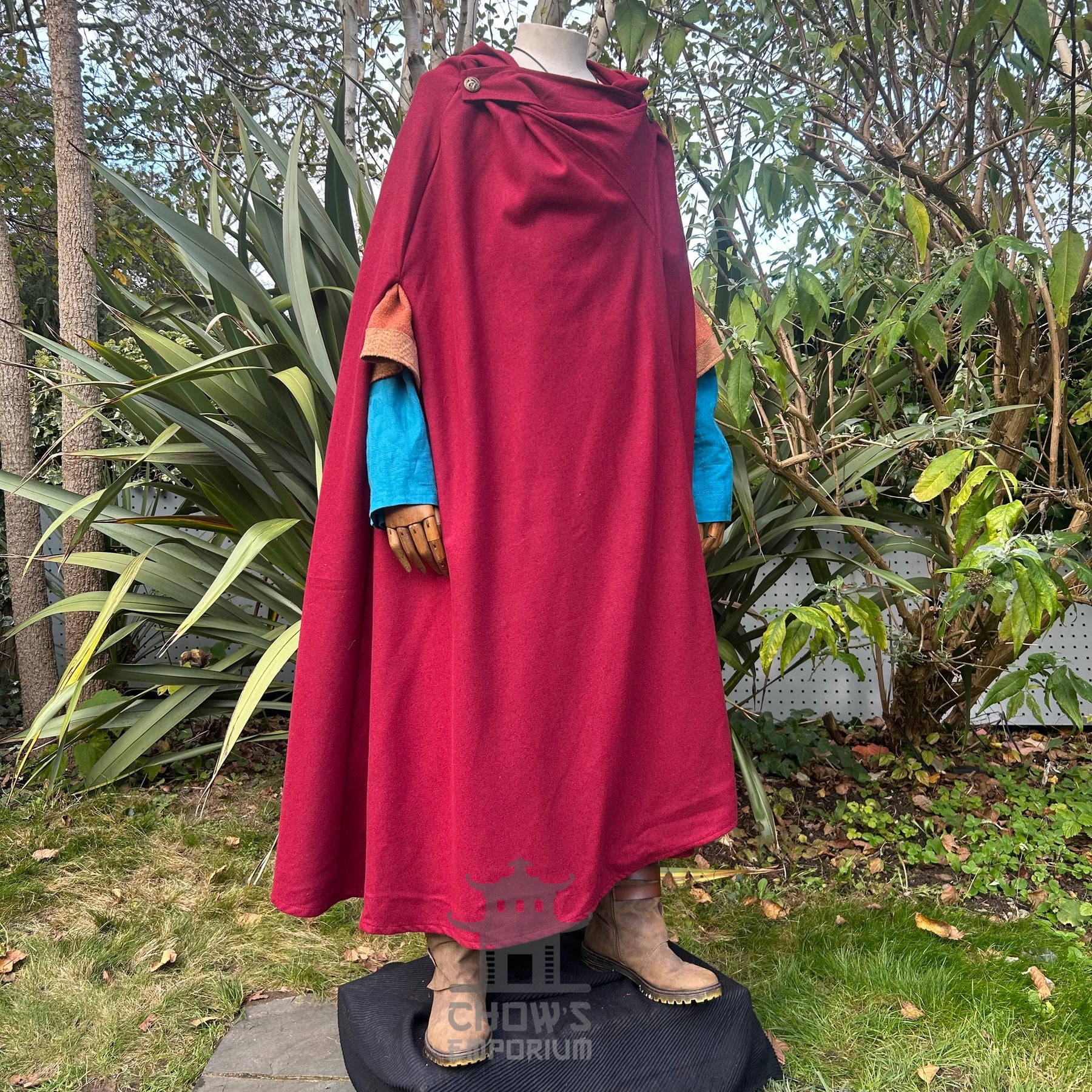 Four-Way Cloak (Red) from £179 | LARP Costumes