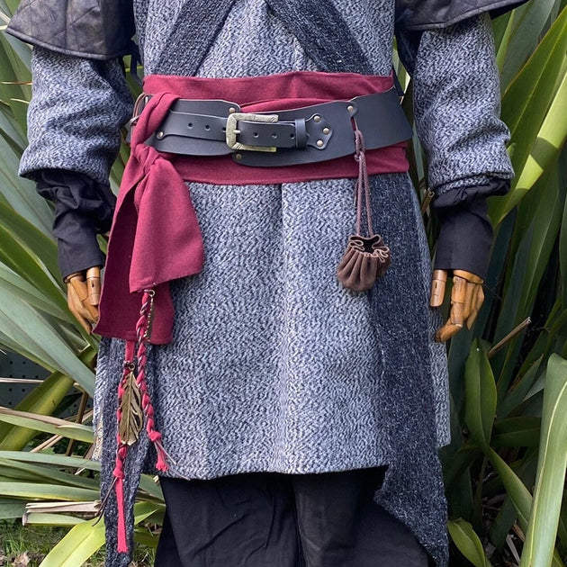 The Incredible LARP Belt with Accessories – LARP Costumes
