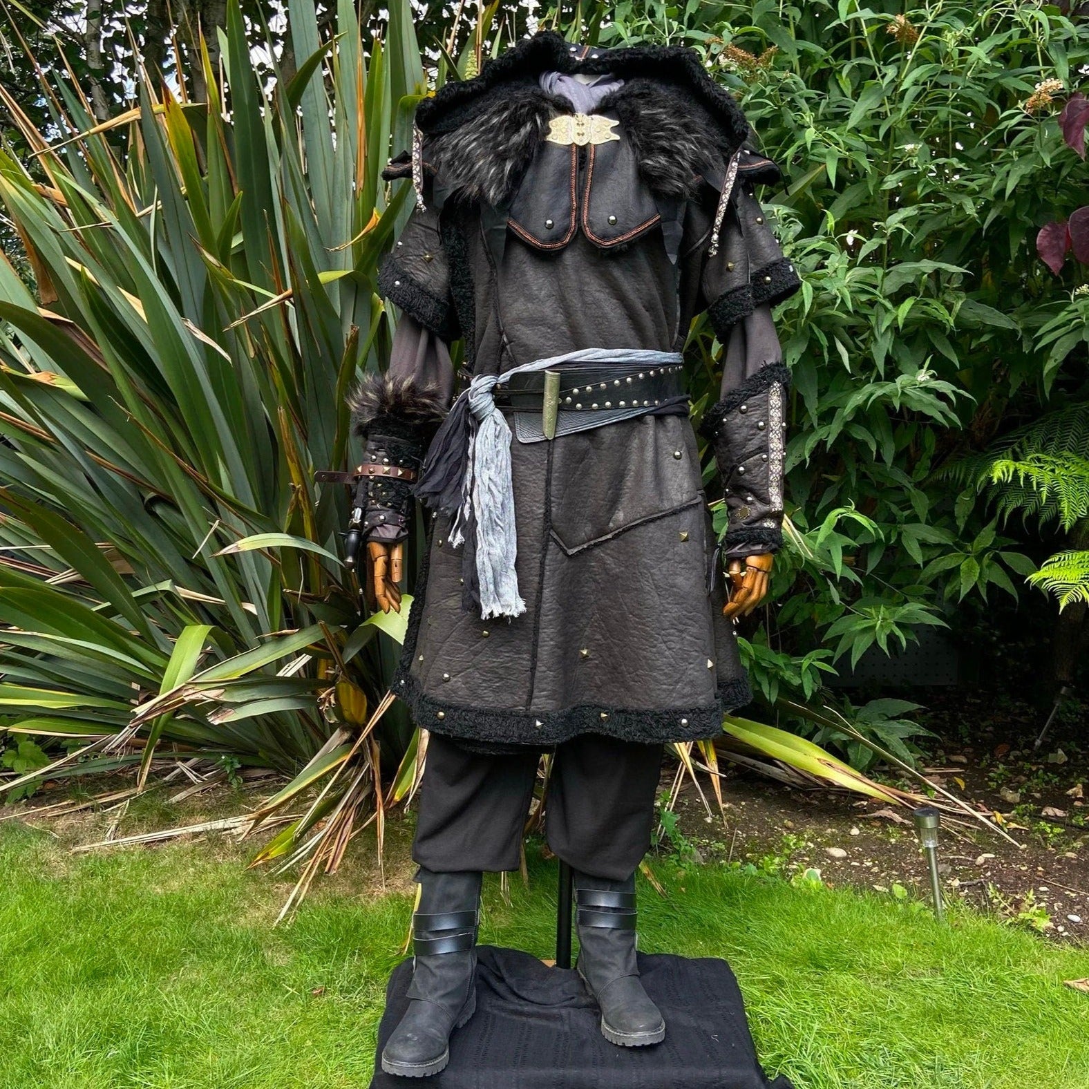 Shadow Rogue Faux Leather Armour Set (Black) – LARP Costumes